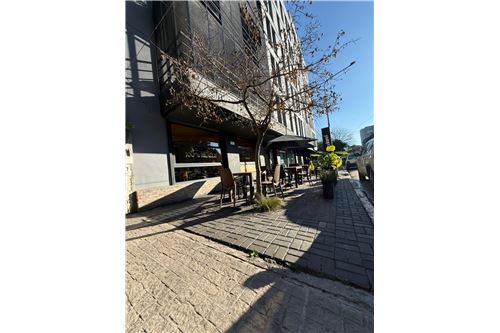 Commercial - Store with Apt/Office - F. Alvarez Country/B.Cerrado, Gran ...